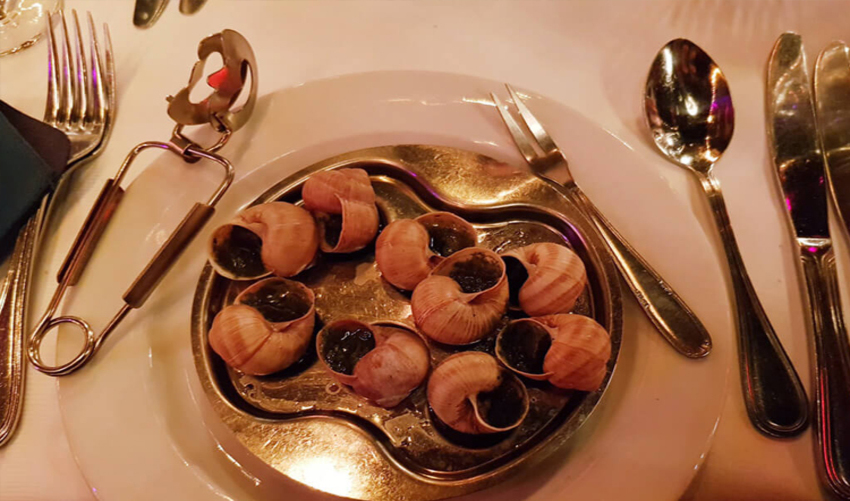 Escargot – Đặc Sản Ốc Sên Nướng Bơ Tỏi Nổi Tiếng Của Pháp